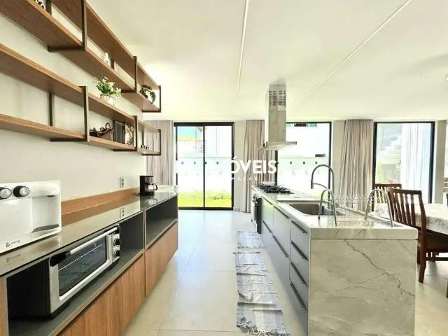 Casa / Sobrado para Venda em Macaé/RJ Vale dos Cristais 4 Quartos