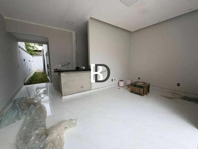 Casa / Sobrado para Venda em Macaé/RJ Vale das Palmeiras 2 Quartos