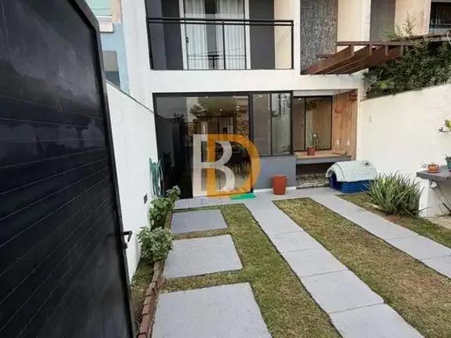 Casa / Sobrado para Venda em Macaé/RJ Verdes Mares 3 Quartos