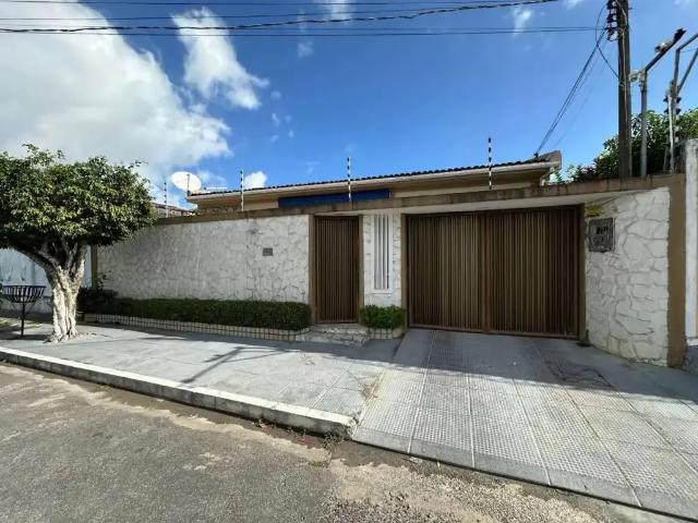 Casa / Sobrado para Venda em Maceió/AL Farol 3 Quartos