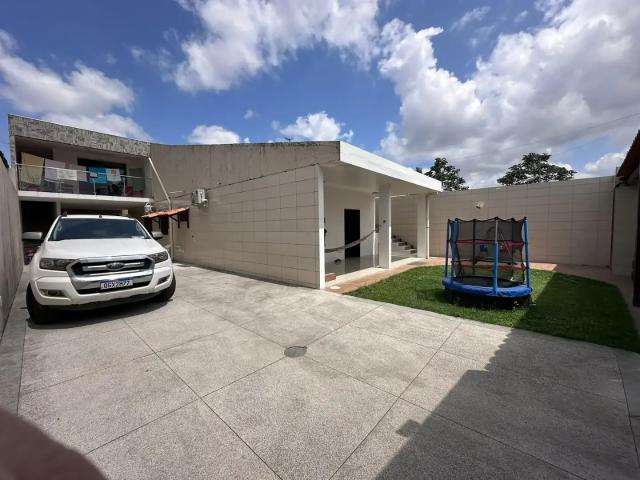 Casa / Sobrado para Venda em Maceió/AL Santa Lúcia 5 Quartos