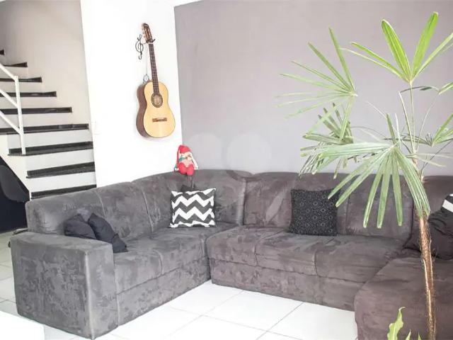Casa / Sobrado para Venda em Mairinque/SP Centro 2 Quartos