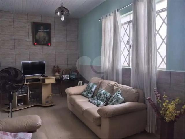 Casa / Sobrado para Venda em Mairinque/SP Centro 4 Quartos