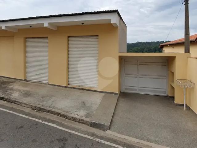 Casa / Sobrado para Venda em Mairinque/SP São Roque Country Club 3 Quartos