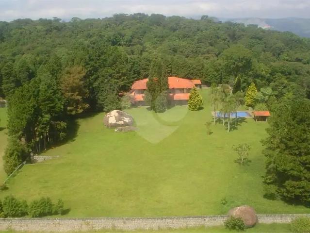Casa / Sobrado para Venda em Mairiporã/SP Olho D'Água 10 Quartos