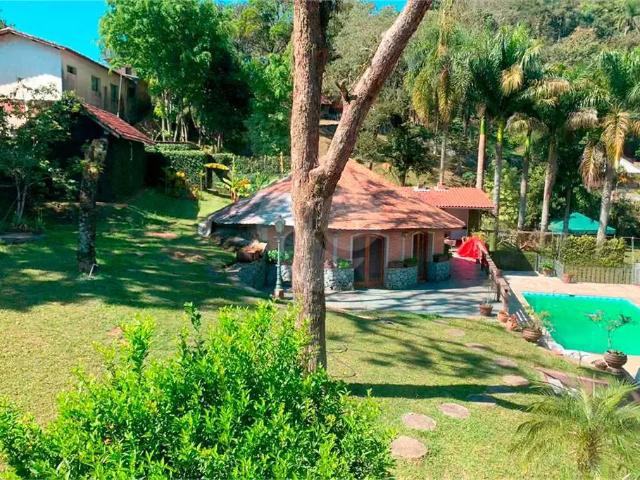 Casa / Sobrado para Venda em Mairiporã/SP Parque Petrópolis 4 Quartos