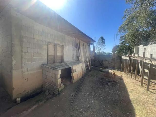 Casa / Sobrado para Venda em Mairiporã/SP Roseira 3 Quartos
