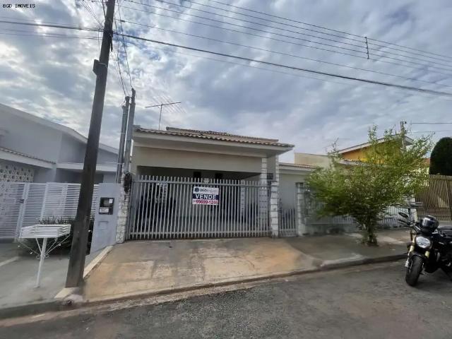 Casa / Sobrado para Venda em Martinópolis/SP Centro 3 Quartos