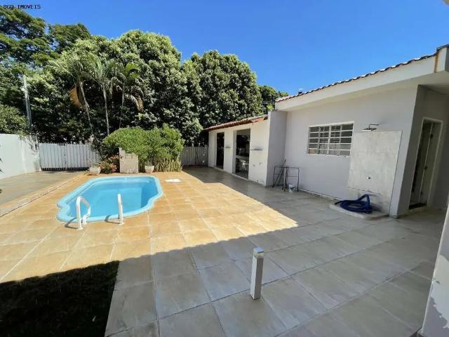 Casa / Sobrado para Venda em Martinópolis/SP Centro 4 Quartos