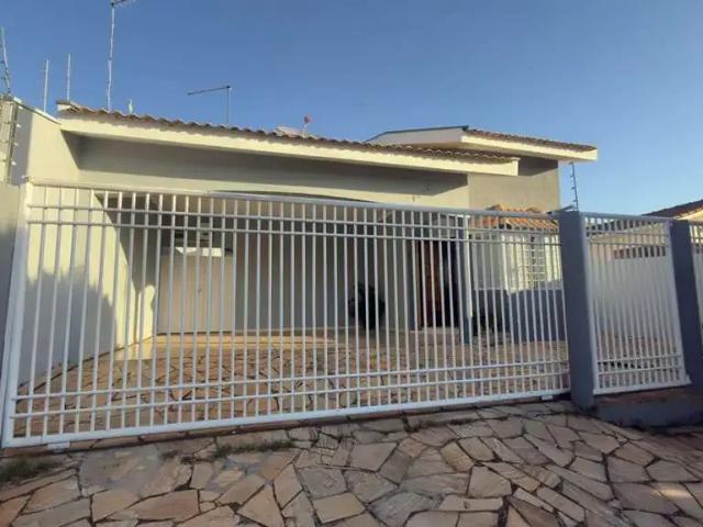 Casa / Sobrado para Venda em Martinópolis/SP Jardim O Pioneiro 3 Quartos