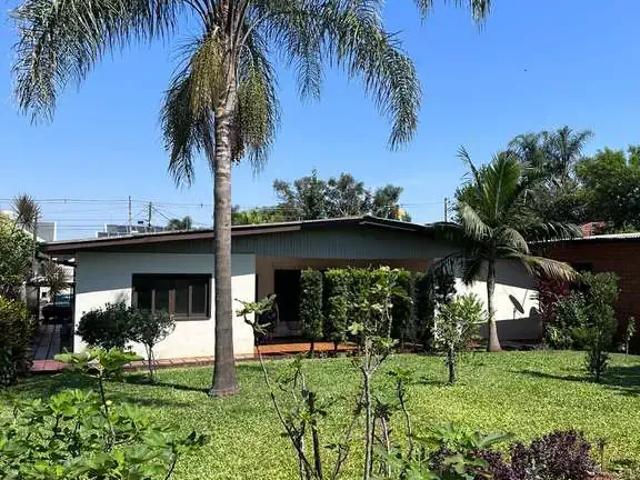 Casa / Sobrado para Venda em Marechal Cândido Rondon/PR Centro 4 Quartos