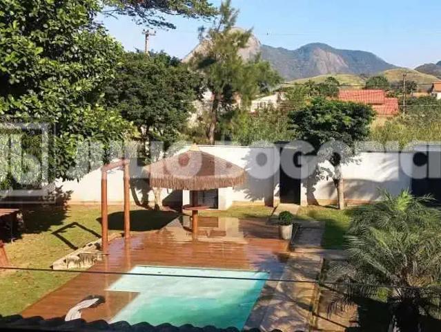 Casa / Sobrado para Venda em Maricá/RJ Barroco Itaipuaçu 5 Quartos