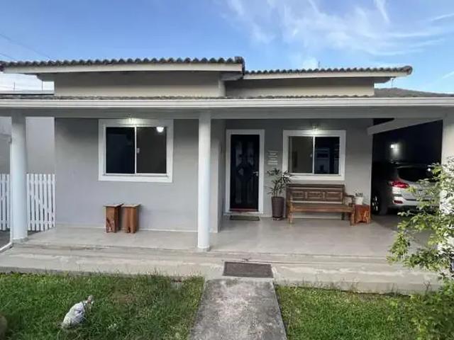 Casa / Sobrado para Venda em Maricá/RJ Cajueiros Itaipuaçu 3 Quartos