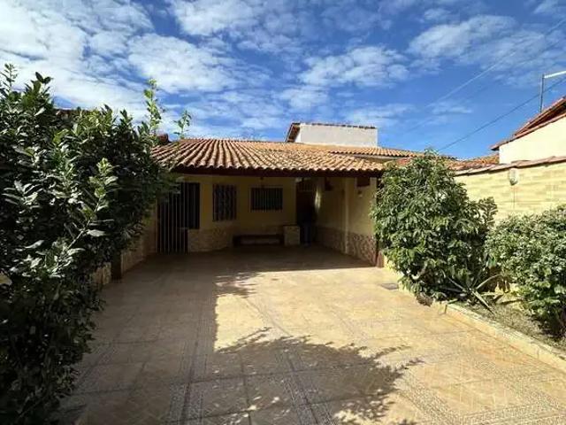 Casa / Sobrado para Venda em Maricá/RJ Praia de Itaipuaçu Itaipuaçu 2 Quartos