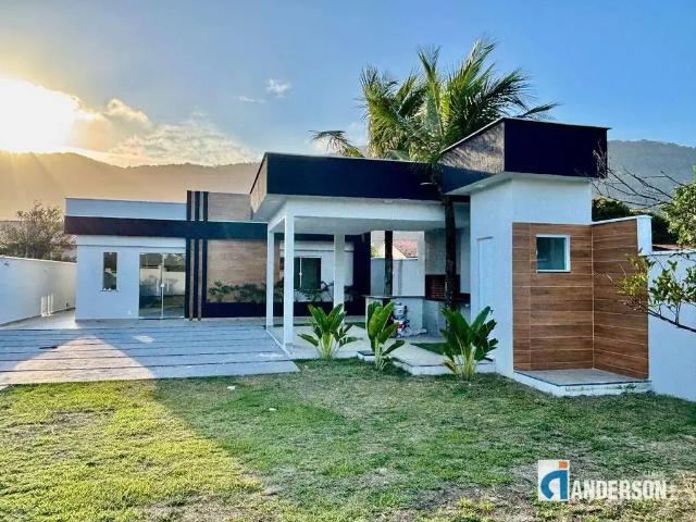 Casa / Sobrado para Venda em Maricá/RJ Praia de Itaipuaçu Itaipuaçu 3 Quartos