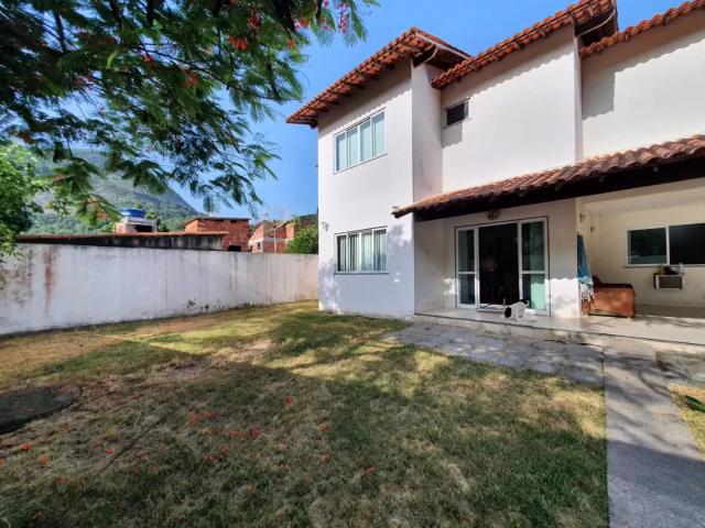 Casa / Sobrado para Venda em Maricá/RJ Recanto de Itaipuaçu 4 Quartos
