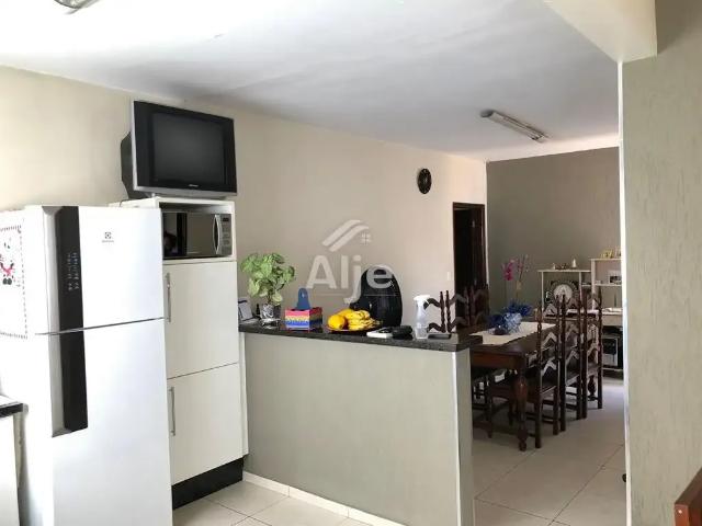 Casa / Sobrado para Venda em Marília/SP Cascata 3 Quartos