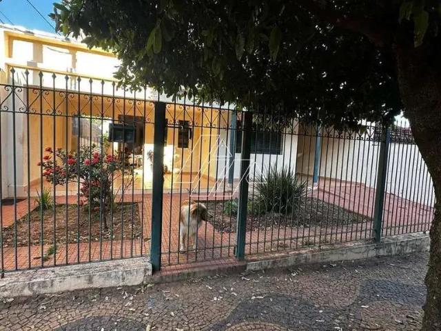 Casa / Sobrado para Venda em Marília/SP Alto Cafezal 3 Quartos