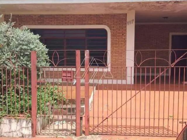 Casa / Sobrado para Venda em Marília/SP Bassan 4 Quartos