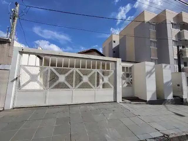 Casa / Sobrado para Venda em Marília/SP Fragata 4 Quartos