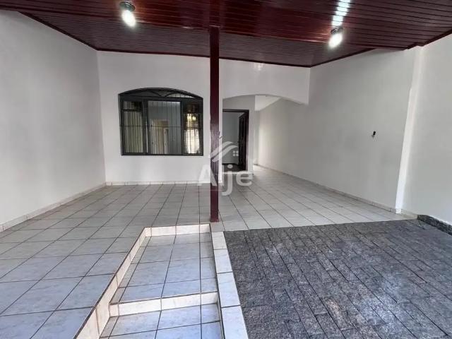 Casa / Sobrado para Venda em Marília/SP Fragata 3 Quartos