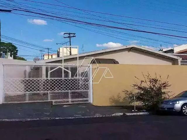 Casa / Sobrado para Venda em Marília/SP Jardim Marília 3 Quartos