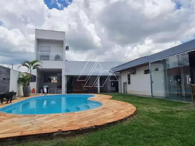 Casa / Sobrado para Venda em Marília/SP Jardim Aeroporto 5 Quartos