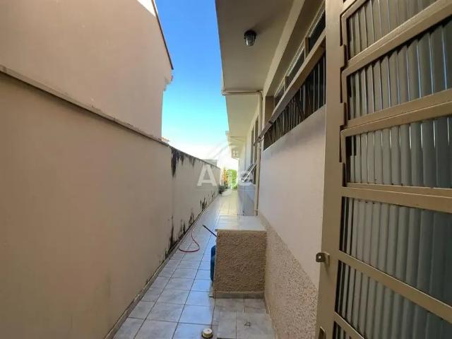 Casa / Sobrado para Venda em Marília/SP Jardim Aeroporto 3 Quartos
