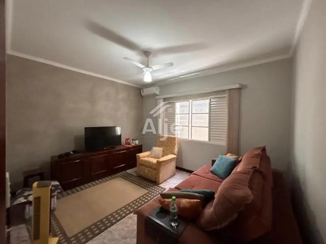 Casa / Sobrado para Venda em Marília/SP Jardim Cavallari 3 Quartos