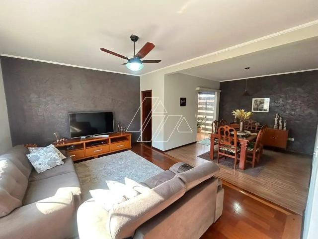 Casa / Sobrado para Venda em Marília/SP Jardim Itaipu 3 Quartos