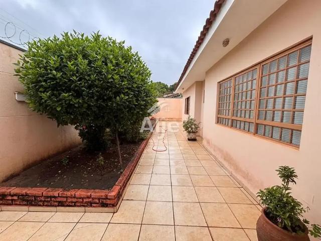 Casa / Sobrado para Venda em Marília/SP Jardim Jequitibá 3 Quartos