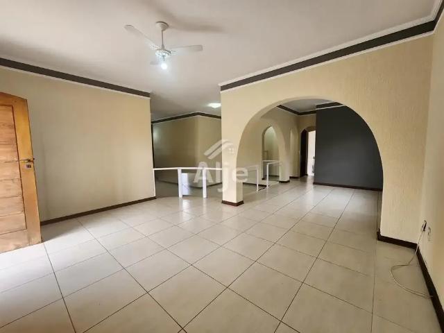 Casa / Sobrado para Venda em Marília/SP Jardim Parati 3 Quartos