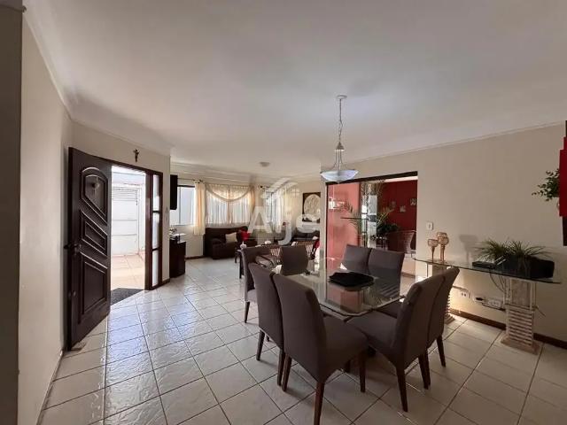 Casa / Sobrado para Venda em Marília/SP Jardim São Domingos 3 Quartos