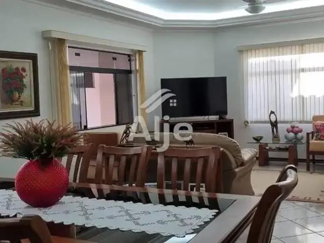 Casa / Sobrado para Venda em Marília/SP Jardim Tropical 4 Quartos