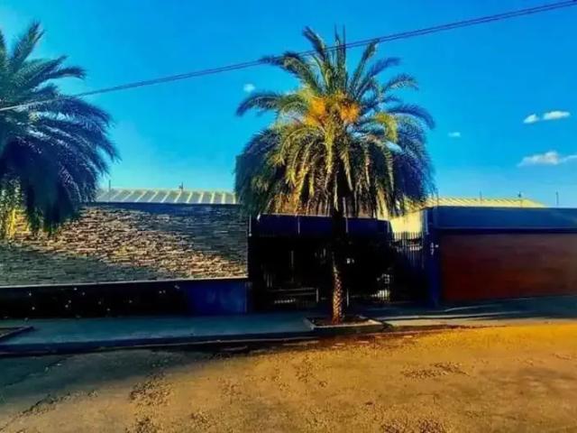 Casa / Sobrado para Venda em Marília/SP Jardim Tropical 6 Quartos