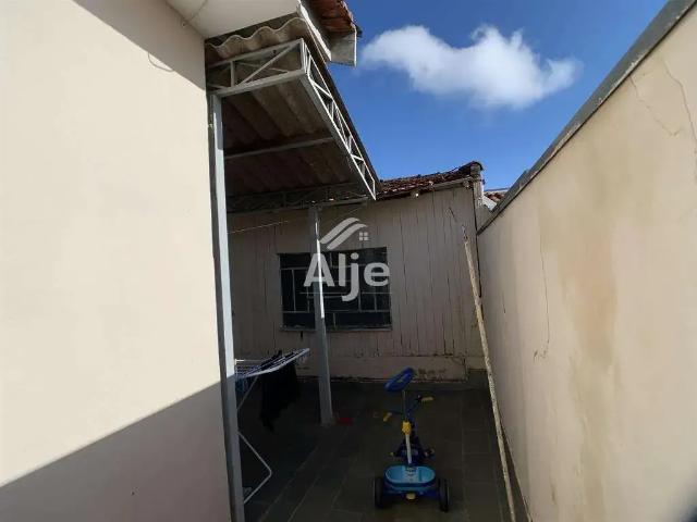 Casa / Sobrado para Venda em Marília/SP Mariana 4 Quartos