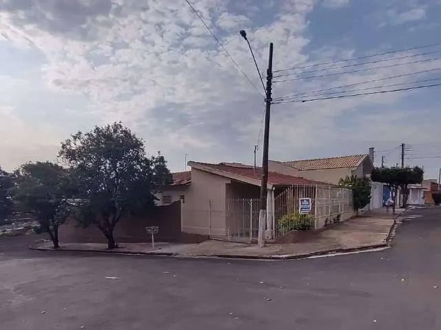 Casa / Sobrado para Venda em Marília/SP Núcleo Habitacional Cecap 3 Quartos