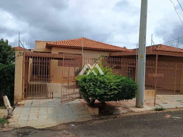 Casa / Sobrado para Venda em Marília/SP Núcleo Habitacional Jardim Bela Vista 3 Quartos