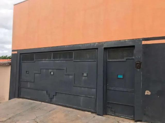 Casa / Sobrado para Venda em Marília/SP Núcleo Habitacional Juscelino Kubitschek 3 Quartos