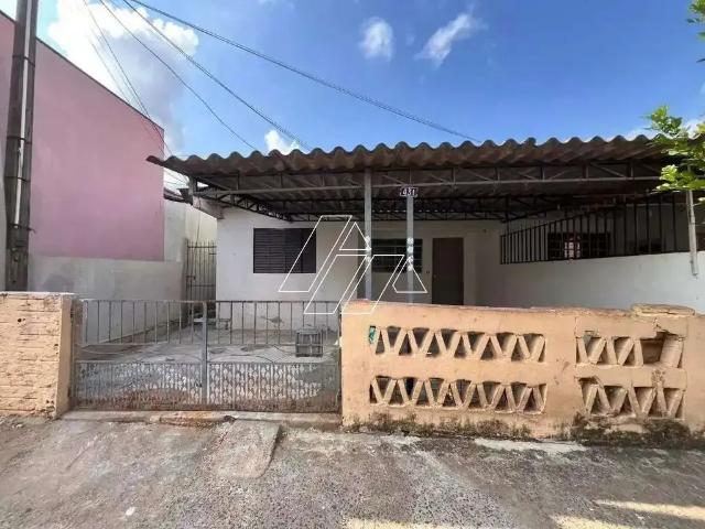 Casa / Sobrado para Venda em Marília/SP Palmital 4 Quartos