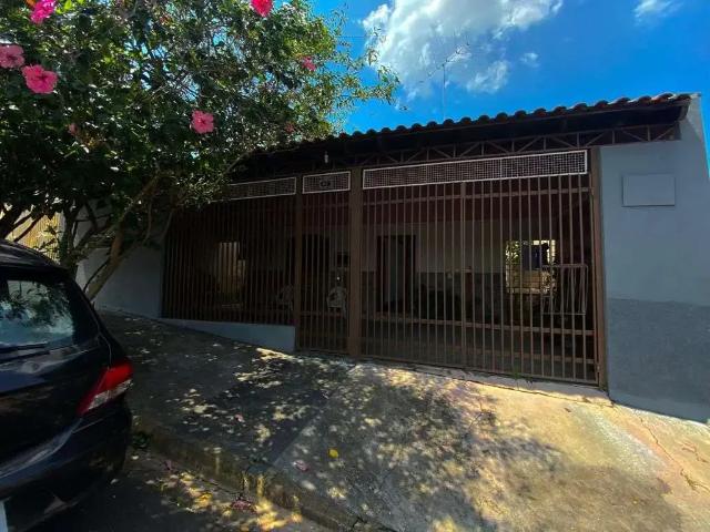 Casa / Sobrado para Venda em Marília/SP Parque das Acácias 3 Quartos
