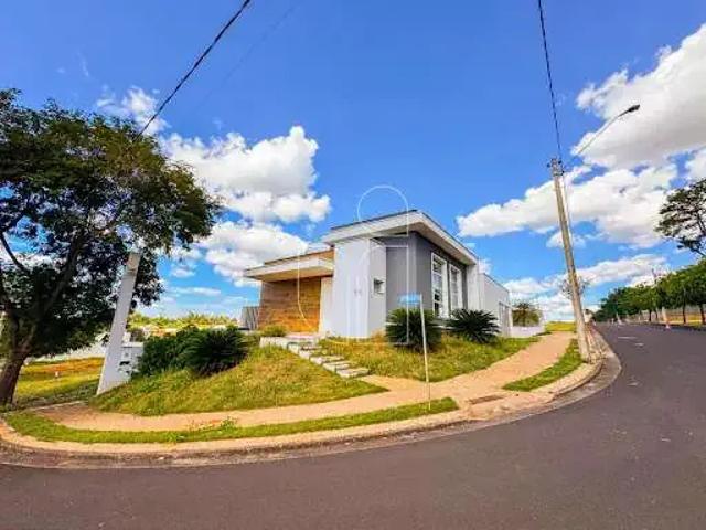 Casa / Sobrado para Venda em Marília/SP Residencial Vale Verde 3 Quartos