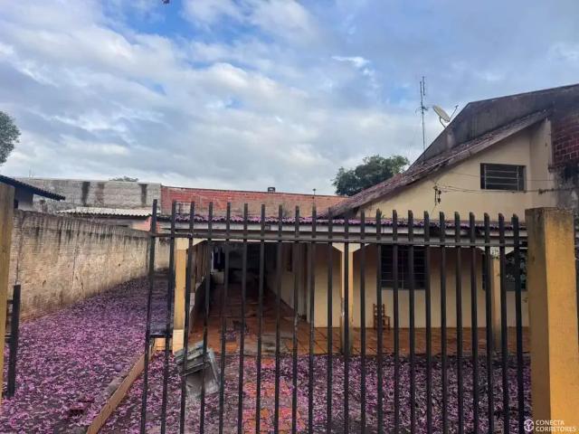 Casa / Sobrado para Venda em Maringá/PR Conjunto Habitacional Inocente Vila Nova Júnior 2 Quartos