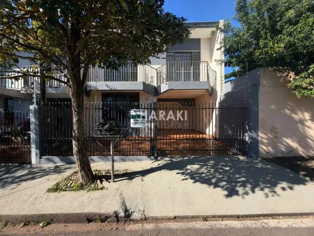 Casa / Sobrado para Venda em Maringá/PR Conjunto Habitacional Karina 4 Quartos