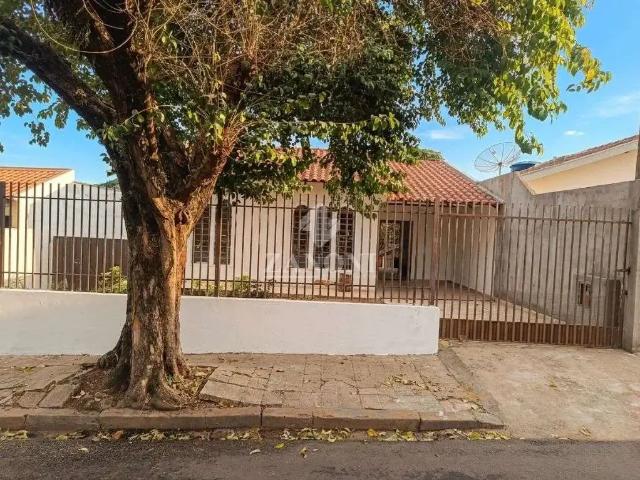 Casa / Sobrado para Venda em Maringá/PR Conjunto Habitacional Karina 3 Quartos
