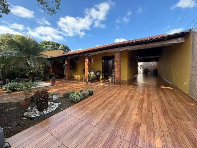 Casa / Sobrado para Venda em Maringá/PR Conjunto Habitacional Requião 2 Quartos