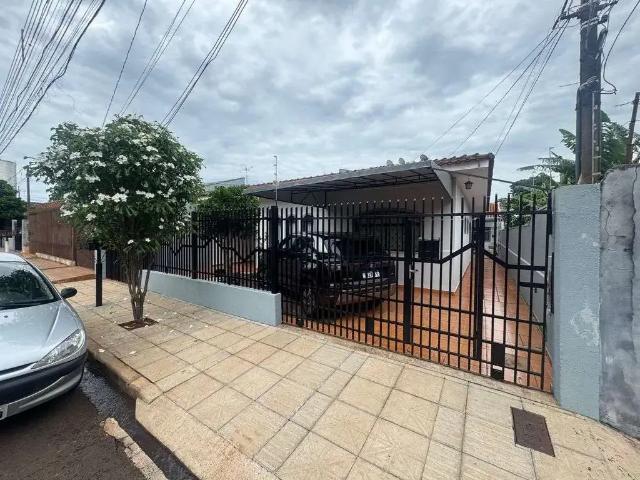 Casa / Sobrado para Venda em Maringá/PR Conjunto Residencial Parigot de Souza 3 Quartos
