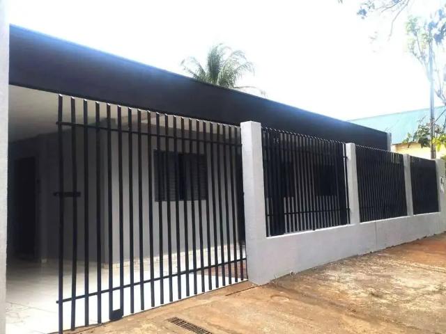 Casa / Sobrado para Venda em Maringá/PR Jardim Aclimação 5 Quartos