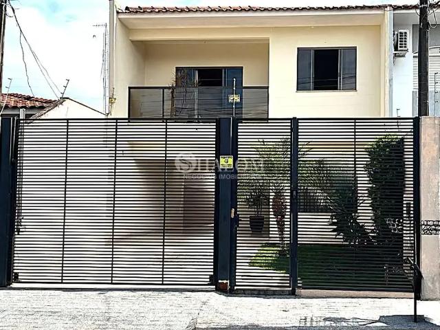 Casa / Sobrado para Venda em Maringá/PR Jardim América 3 Quartos