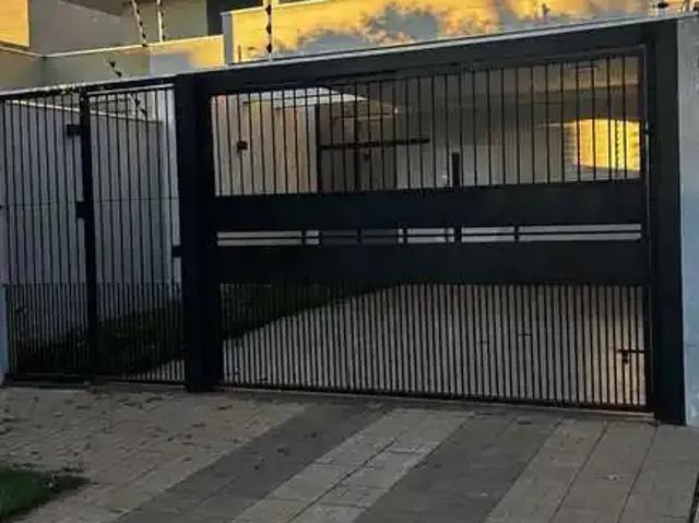 Casa / Sobrado para Venda em Maringá/PR Jardim Canadá 3 Quartos